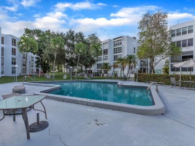 6901 Cypress Rd Apt C14, Plantation, FL 33317