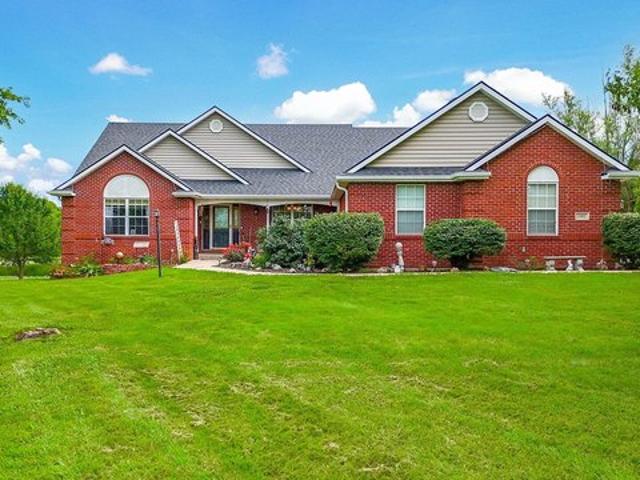 6901 E Bass Ln, Columbia, MO 65201