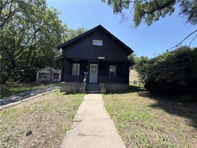 6902 Bellefontaine Ave, Kansas City, MO 64132
