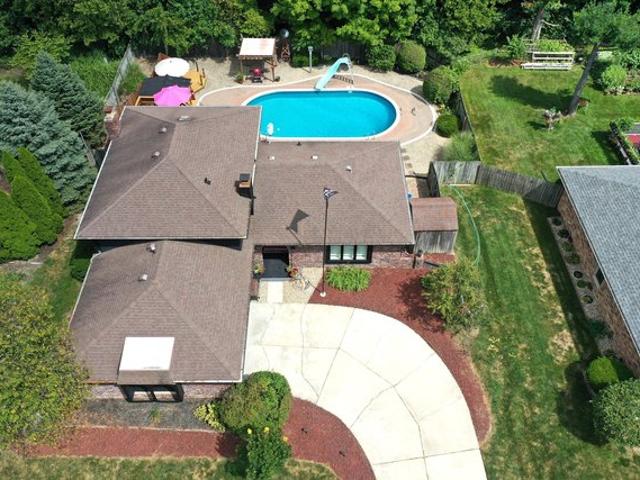 6903 Glacier Dr, Indianapolis, IN 46217