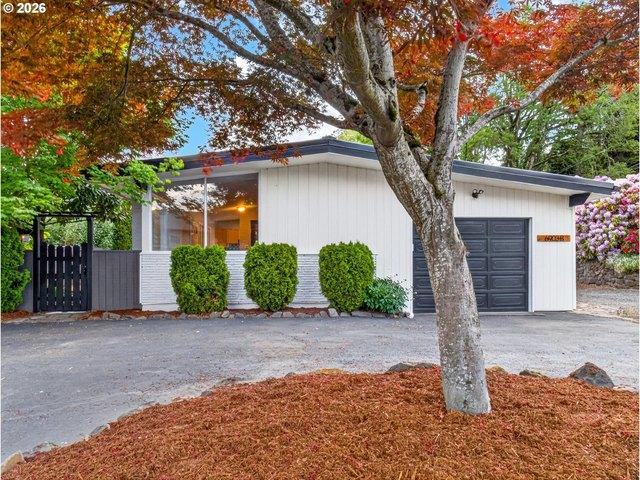 6903 Glen Echo Ave Apt B, Gladstone, OR 97027