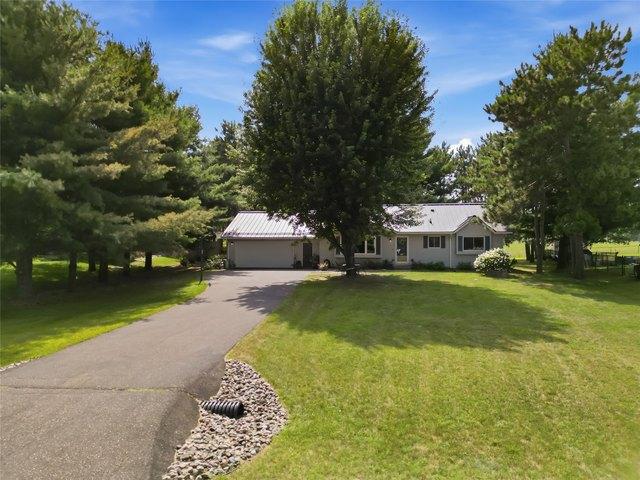 6903 Julius Dr, Eau Claire, WI 54701