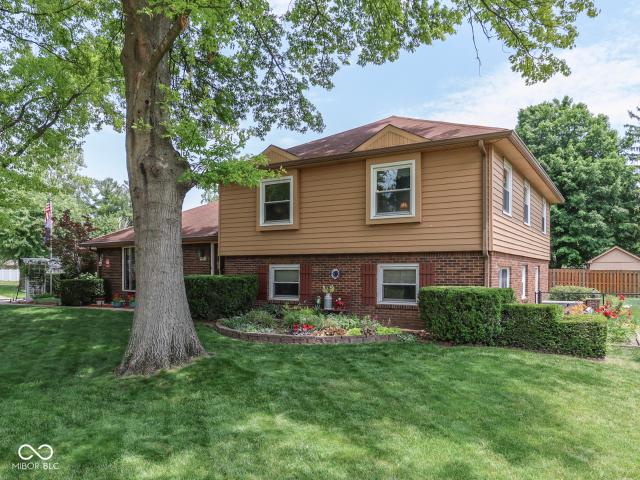 6903 White Pines Court