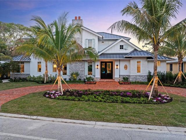 690 7th Ave N, Naples, FL 34102 | MLS #224028 | Compass