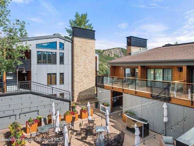 690 Carriage Way Unit 304, Snowmass Village, CO 81615