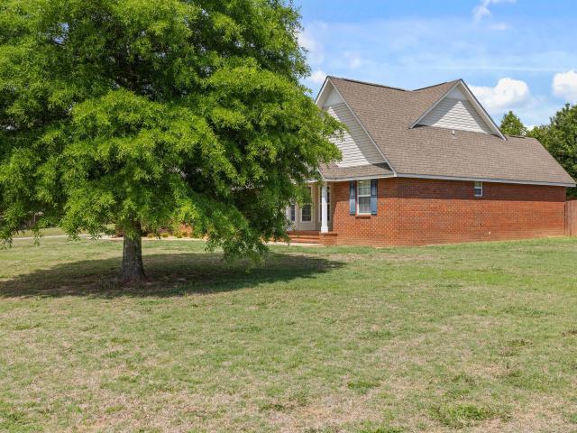 690 Cloverleaf Cir