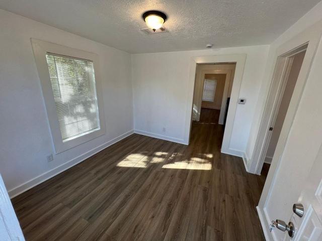 690 Avenue E 1 Bedroom Apartment for Rent at 690 Avenue E, Beaumont, TX 77701 College Street Corridor