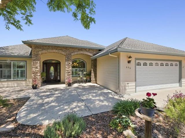 690 Golden Gate Cir, Sonora, CA 95370