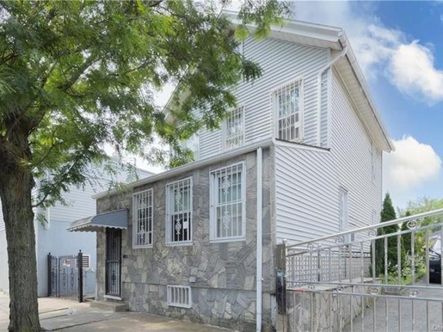 690 E 240th St, Bronx, NY 10470