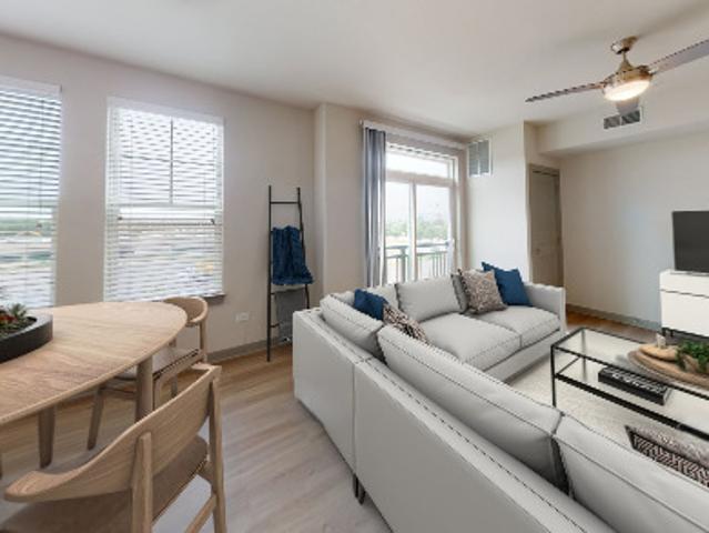 690 E Algonquin Road # 2210