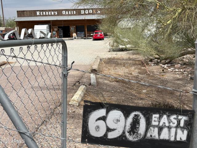 690 E MAIN Street