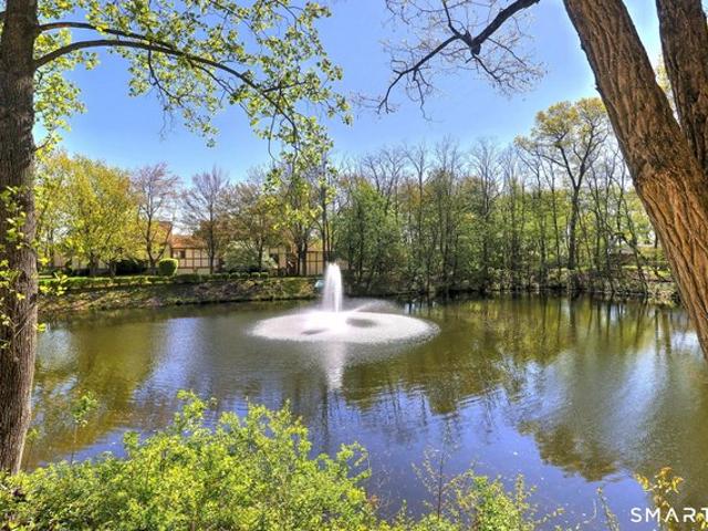 690 Forest Rd Unit 382, West Haven, CT 06516