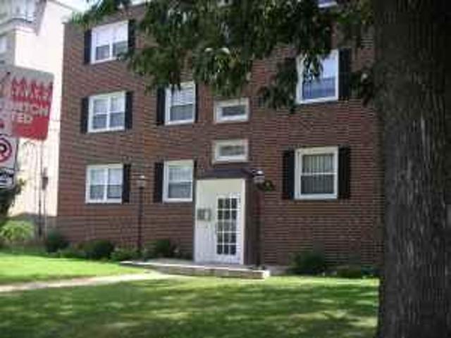 $690 Fabulous, Secure Studio Apt. 1 blk. from UConn Law School Sherman St. Hartford Westend map