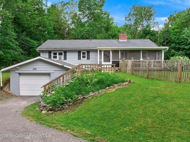 690 Hale Rd, Rensselaerville, NY 12147