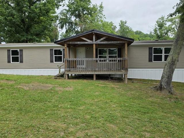 690 Huff School Rd, McKee, KY 40447