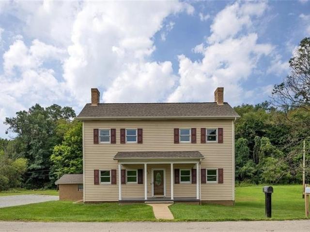 690 Lakeview Dr, Washington, PA 15301