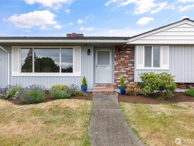 690 Maplewood Loop