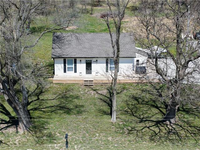 690 NE County Rd 15504 Road
