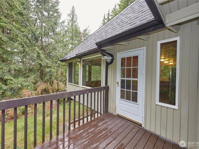 690 Peter Hagen Rd W, Seabeck, WA 98380