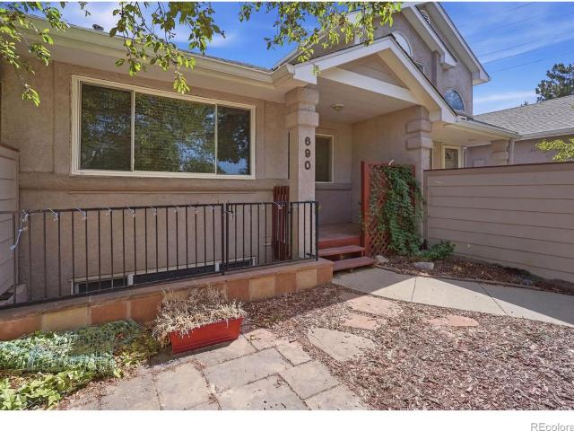690 Ridgeview Drive