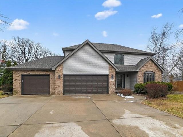 690 Ridge View Ln, Oregon, WI 53575