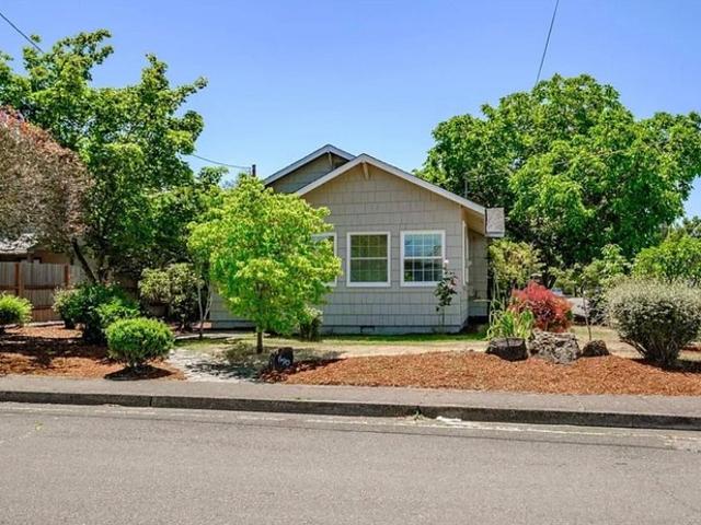 690 W Morton St, Lebanon, OR 97355