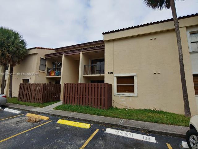 690 W Park Dr, Unit 2204, Miami, FL 33172 | MLS #A11973 | Compass