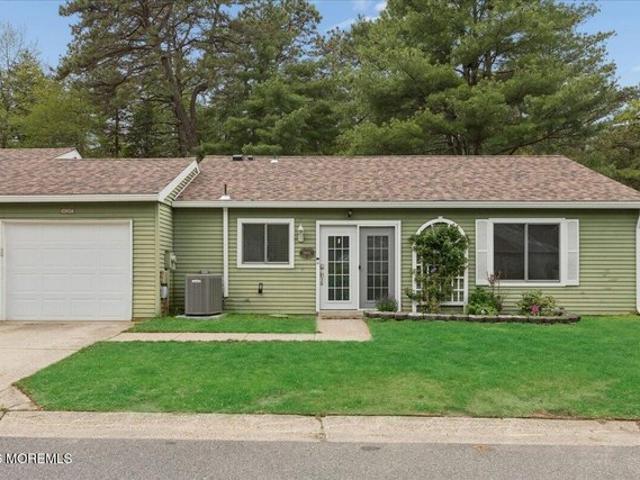 690A Friar Ct, Manchester, NJ 08759
