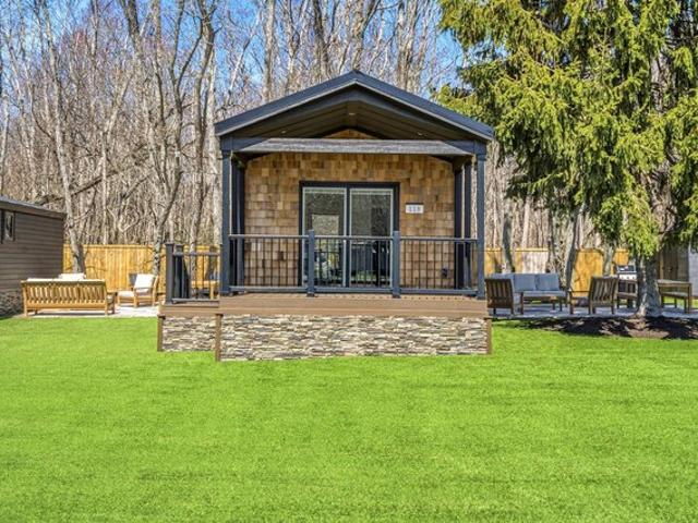 690B Queen Cottage St Unit Sound, Greenport, NY 11944