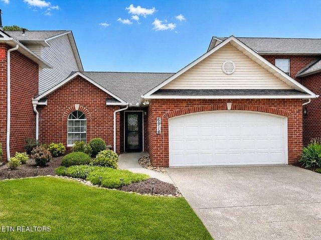 6914 Pemmbrooke Shire Ln, Knoxville, TN 37909