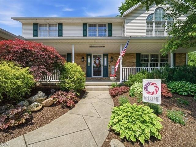 6915 Harbor Dr NW, Canton, OH 44718
