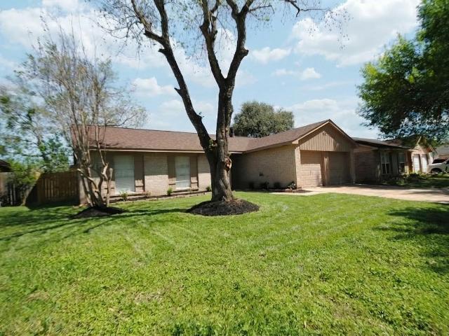 6915 Kearney Dr, Richmond, TX 77469 | MLS #10995 | Compass
