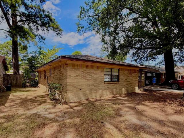 6916 Cloverdale Dr