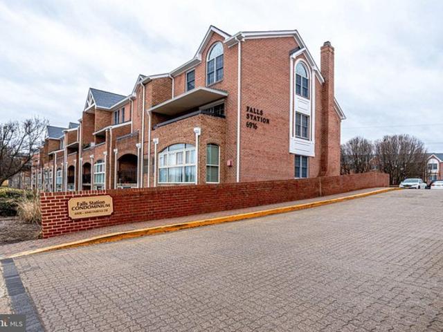 6916 Fairfax Dr Unit 110, Arlington, VA 22213
