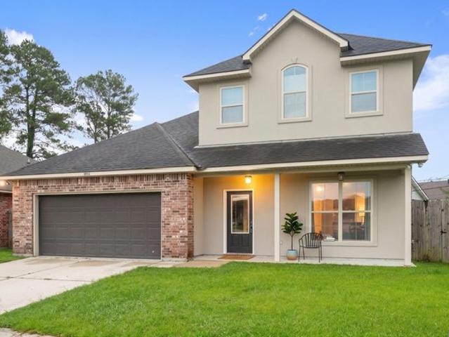 6916 Silver Springs Dr, Central, LA 70739