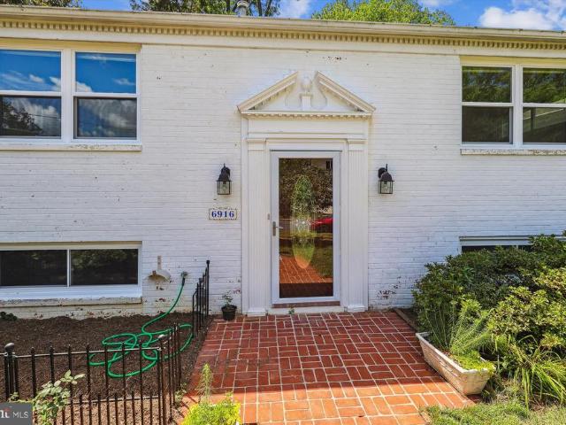 6916 Southridge Drive