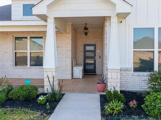6917 Mcleod Drive