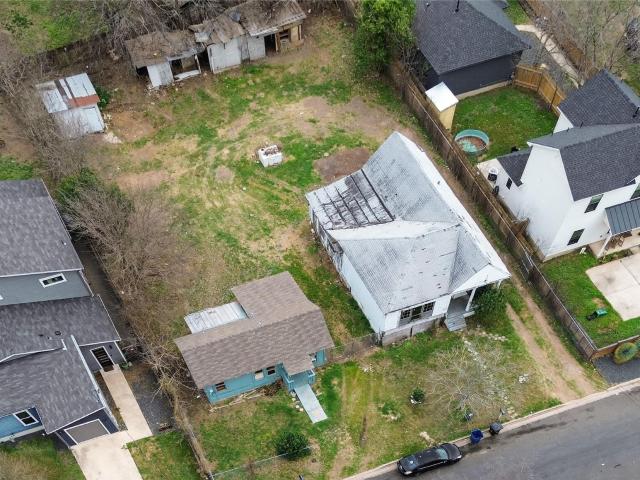 6917 Carver Ave