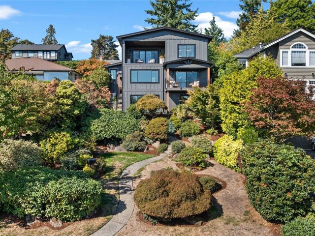 6917 57th Ave NE, Seattle, WA 98115 | MLS #2489 | Compass