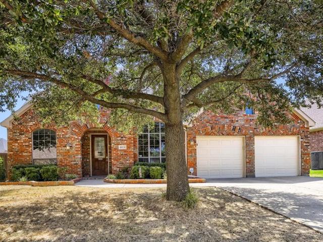 6919 Navigation Dr, Grand Prairie, TX 75054