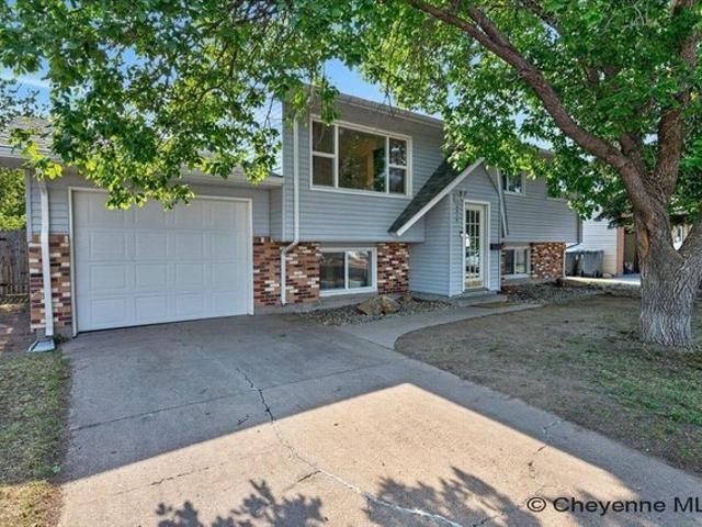 6919 Bonneville Pl, Cheyenne, WY 82009