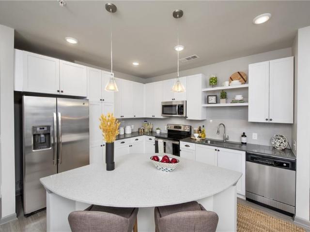 6919 Peachtree Dunwoody Rd, Unit 305, Sandy Springs, GA 30328 | MLS #7354 | Compass