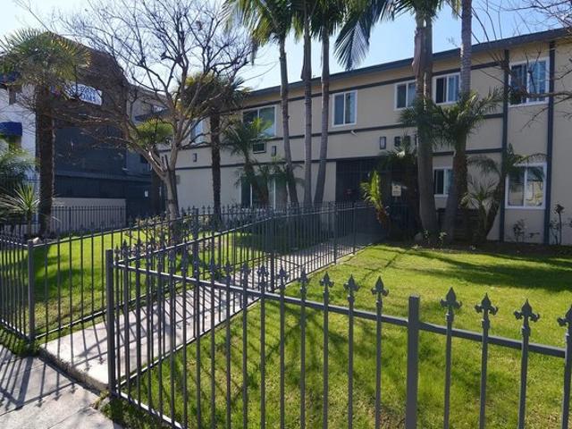 6919 Sepulveda Blvd, Van Nuys, CA 91405