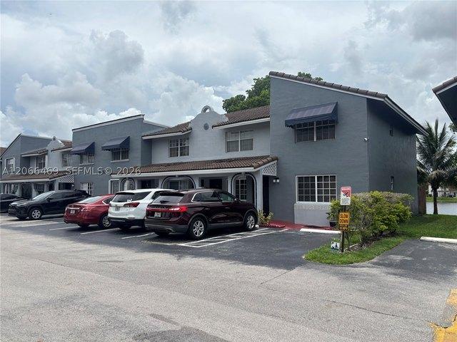 6910 NW 173rd Dr Apt 1008, Hialeah, FL 33015
