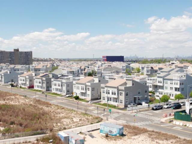 6910 Beach Front Road