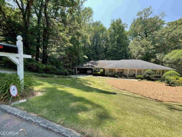 6910 Castleton Dr, Atlanta, GA 30328