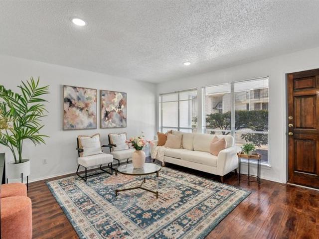 6910 Hart Ln Apt 203, Austin, TX 78731