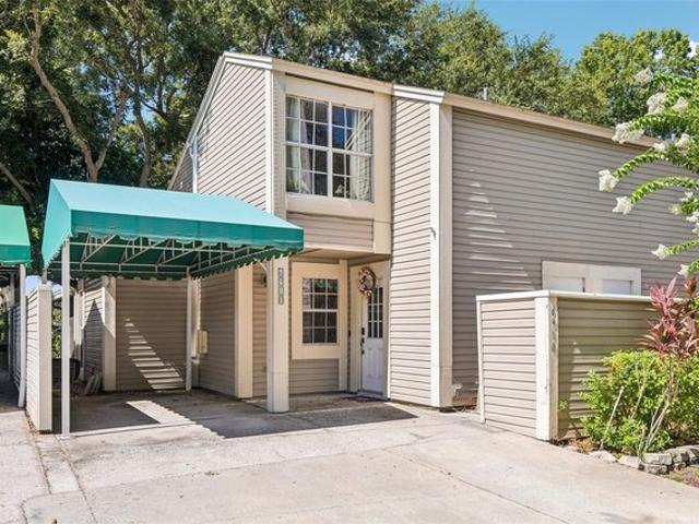 6910 Lake Place Ct, Tampa, FL 33634