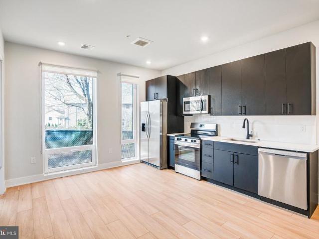 6910 Ridge Avenue # 208