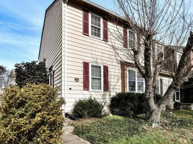 6910 Trestle Ct, Lorton, VA 22079